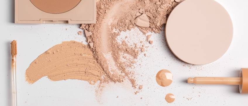 Foundation-Puder Test & Vergleich » Top 12 im Dezember 2025