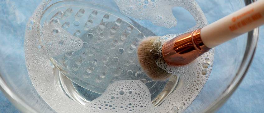 Make Up Pinseln Reinigen