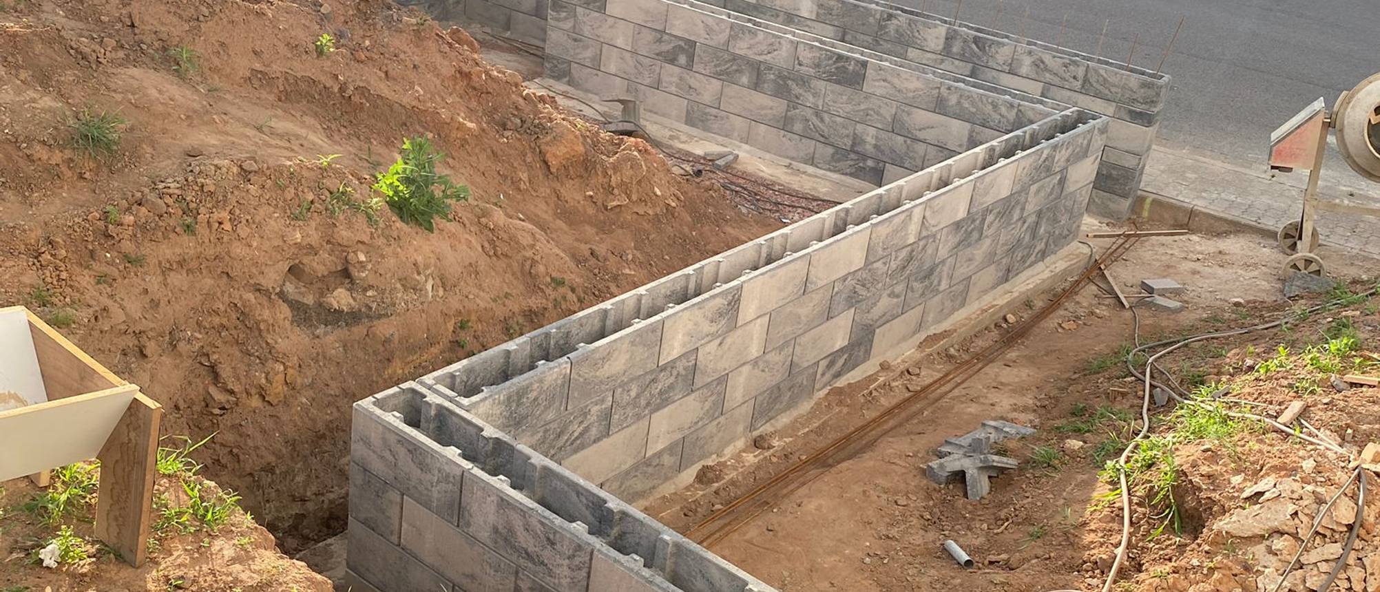 Mauer selber bauen: So gelingt Ihre Schalsteinmauer- vergleich.org